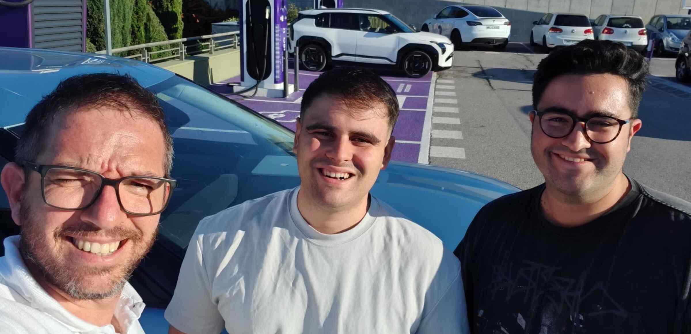 #eCarrusel2025: 6 coches eléctricos y 2.000 km en menos de 24 horas ...